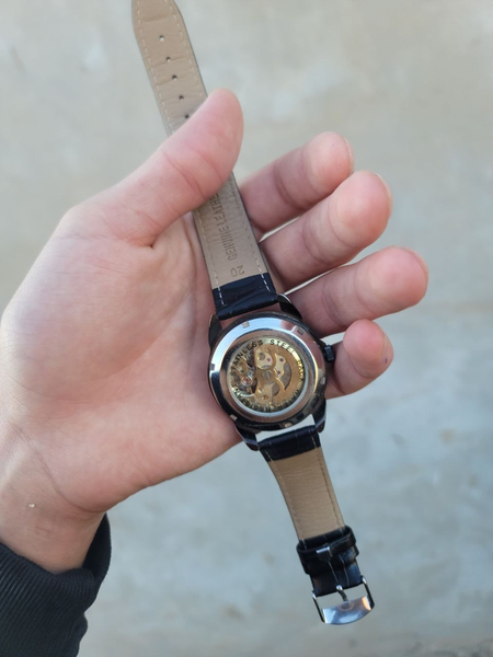 Механические часы Omega
