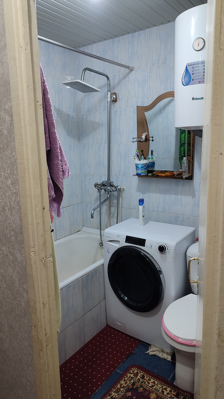 Chirchiq shaxri 8 mikrorayon 1 xona uy sotiladi maktab bogcha parq bor