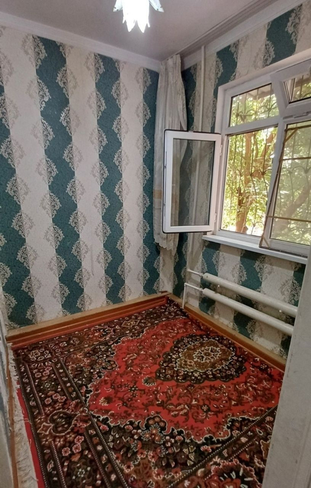 Продается 1/1/4 на м-ве Феруза (Ориентир Гинекология)