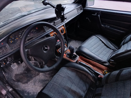 Продается mercedes e190