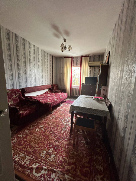 Юнусабад 15 продаётся квартира 2/2/4