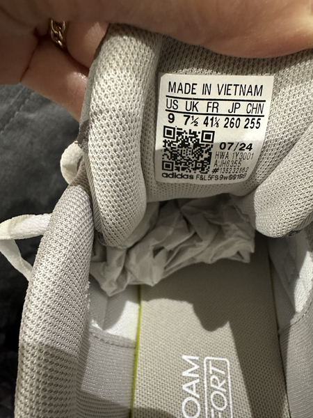 Кроссовки оригинал Adidas 41-41.5размер. Привезли из Америки