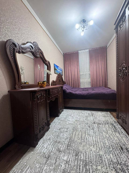 Чиланзар 7.  2ком/2этаж.  Панель.  С обстановкой