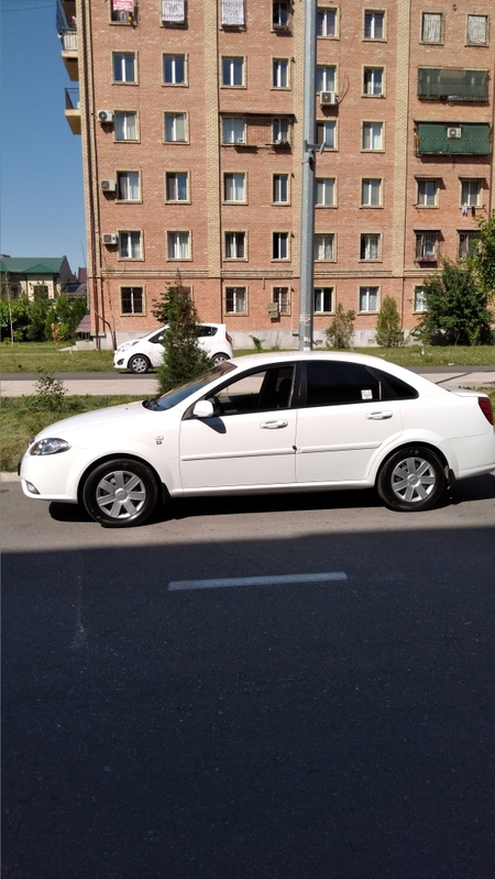 Продаю джентра 2 поз своя