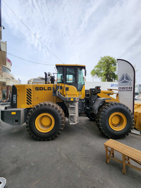 SDLG Фронтальный погрузчик SDLG 953L 3 м. куб.