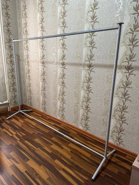 Стойка для вешалок