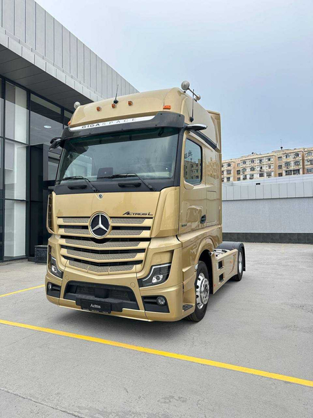 Седельный тягач Mercedes-Benz ACTROS. AXOR