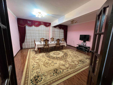 Продается квартира 5 комнат Ц квартал 3 этаж срочно (207)