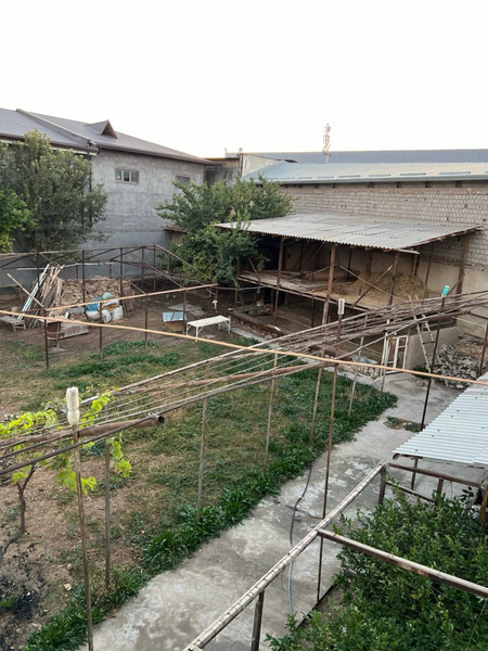Nazarbekda 8.5 sotix yolni yuzida yer sotiladi
