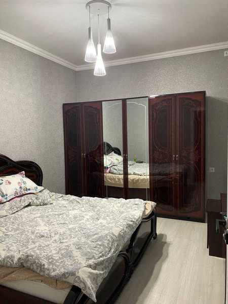 Коттеджный Дом по Улице Сайрам