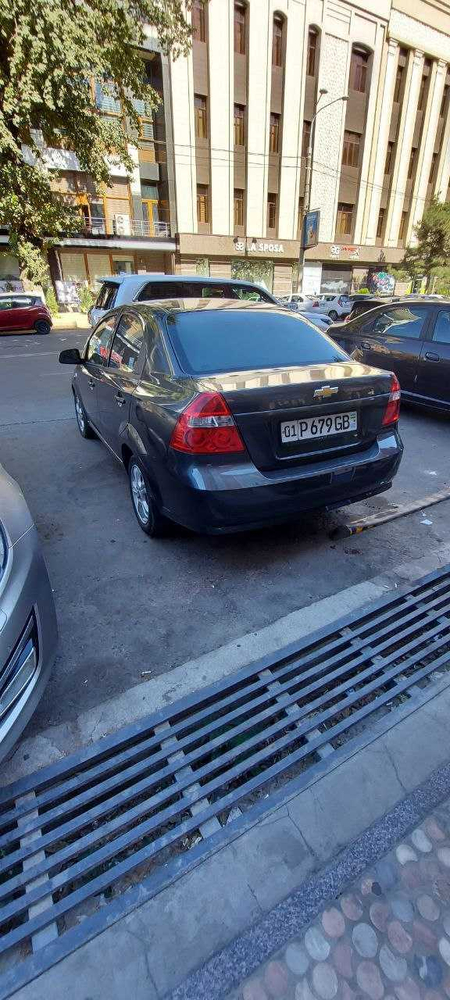 Nexia 3 avtomat sotiladi