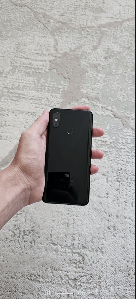 Mi 8 sotiladi ideal holatda