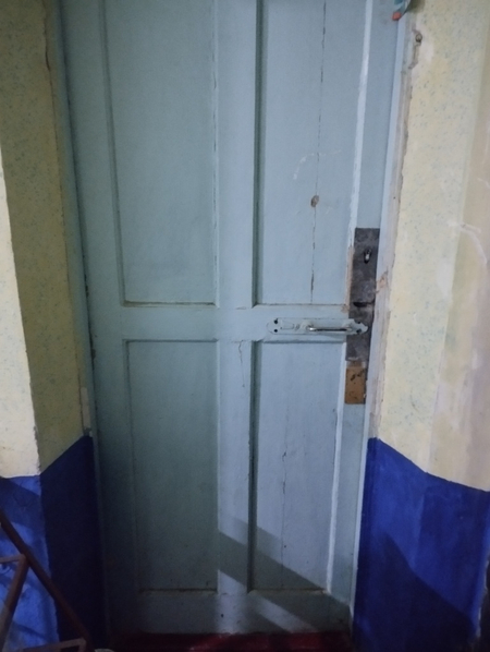 Продается 2 комнатная квартира на против базара