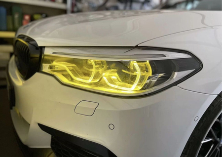 Желтые  модули фар на BMW G30