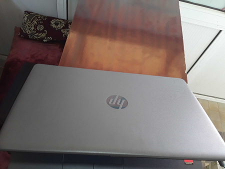 Kampyuter Hp corai 3 sotiladi srochno xolati alo Garantiyali