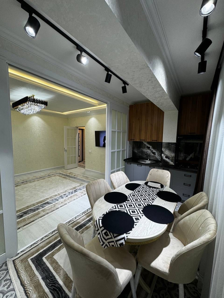 Максим Горький Площадь-60m2 2в3/8/9 Отличная Локация/новый-EVRO REMONT