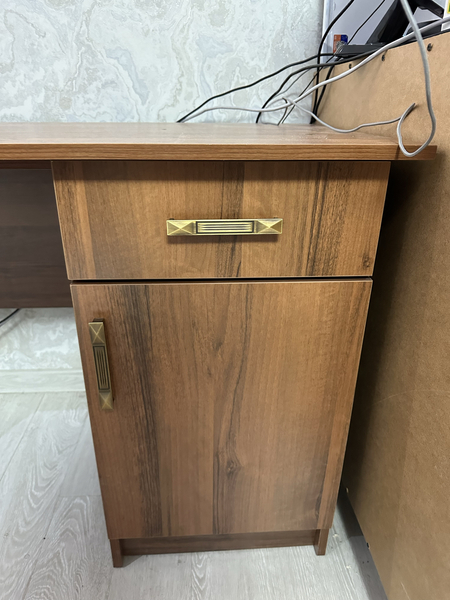 Продается парта/стол ДСП сотилади
