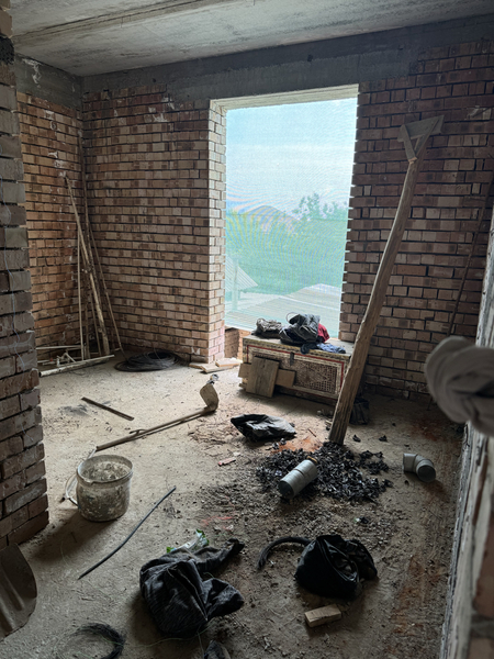 Продается коробка 480 кв.м. Участок 2,8 сотки в элитной махале.