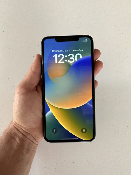 Iphone 11 pro max 64 gb  green LLA