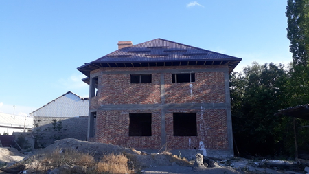Санжарбек курилиш сохасида деярли хамасини киламиз