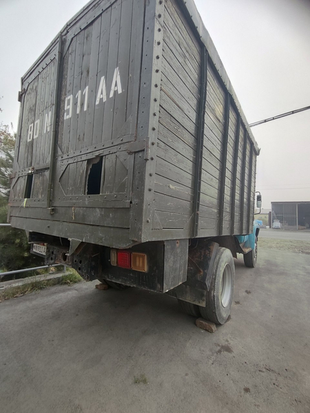 Zil 130 Ural mator.