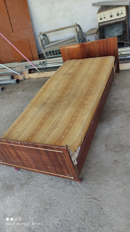 Birkishilik krovat sotilmokda, narxi 350 ming