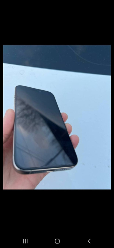 Продам срочно I phone 15