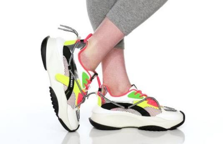Женские кроссовки-сникерсы
«Steve Madden»