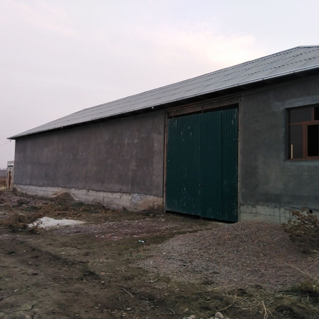 Uchastka sotiladi