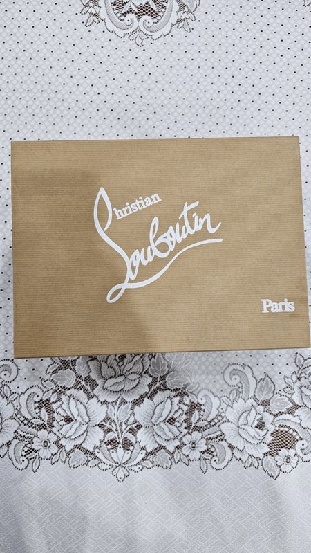 Продам louboutin туфли оригинал!