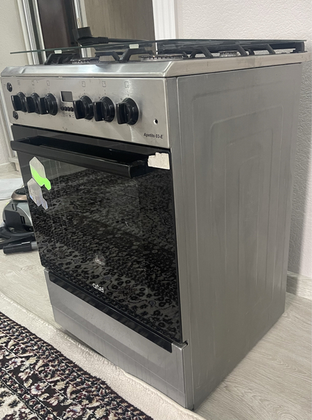 Газовая плита, фирма artel. Пылесос фирма avalon