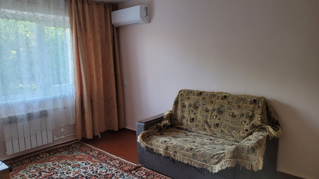 1 комнатная.  Академ городок.  3 этаж. 350 у.е.