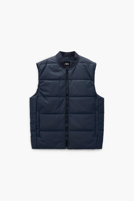 Продает стильная жилетка ZARA, водостойкая. Оригинал!!!