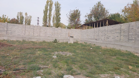 Yer uchastka hovli