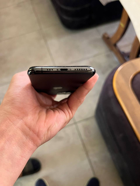 Iphone 11 pro срочно сотилади