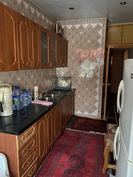 Продаётся 3- комнатная Метро Ойбек