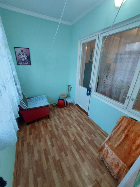 На Кушбеги 1/3/5 Продаётся балкон 2/3 ор р Султан ресторан