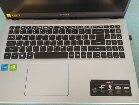 Acer noutbook sotiladi!