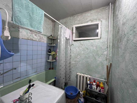 Юнусабад-18, 4/3/4 кирпич 77 серия, 90 м², среднее состояние=