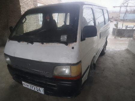 Toyoto mikra avtobus sotiladi