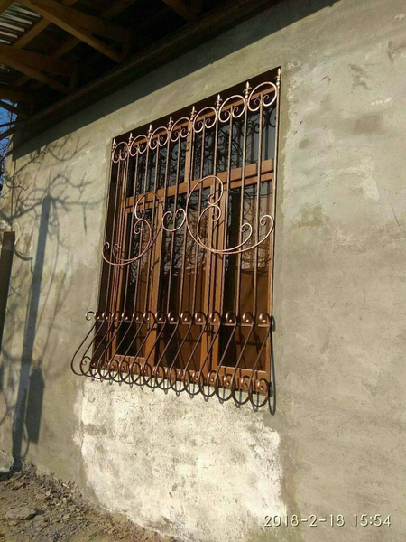 Reshotka, Naves Perila