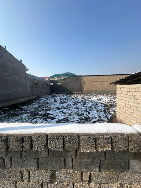 Yunsobod kotta hasanboyda 12sutu fasat 40*30 ichkarisiga 460000$min
