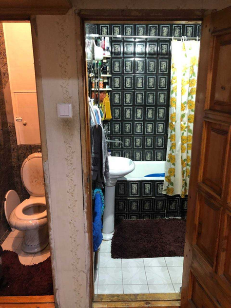 СРОЧНО ! Продается квартира в Мирзо Улугбеке 4/2/5 ( 92 кв/м ) Карасув