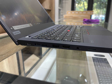 Lenovo ThinkPad P14s Core i5-10210U озу16гб 256ssd Nvidio Quadro P520