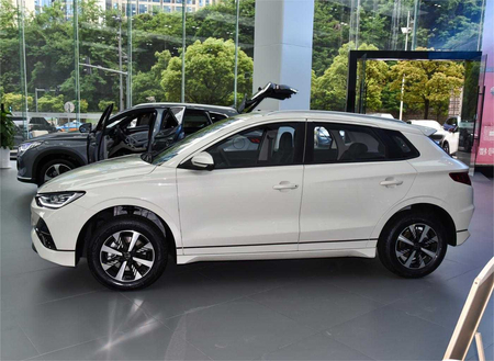 * BYD E2 — электромобиль, поддерживающийся на 405KM