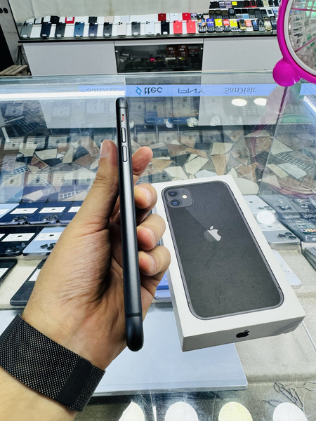 iPhone 11  128 gb yengide 7 sikl