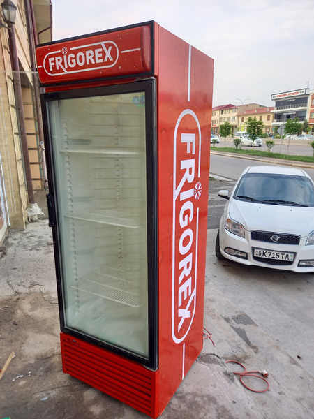 Vitrina xaladilniksovitadi 650 L zavod Gretsya -4 gacha sovitadi