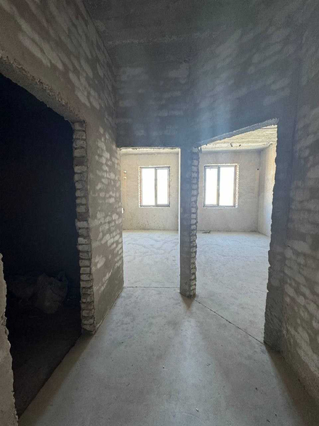 1 хонали 8-кават  
8 каватли янги гиштли дом 42м²