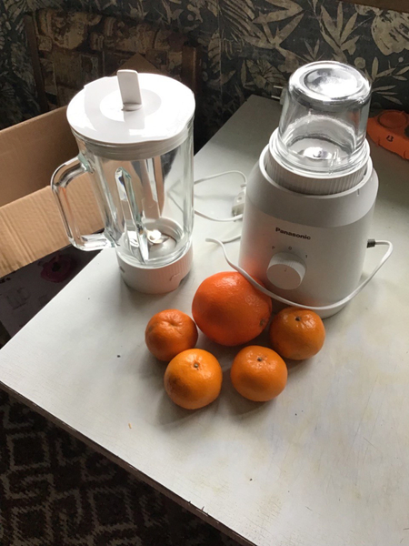 Продаю абсолютно новый блендер +кофемолка