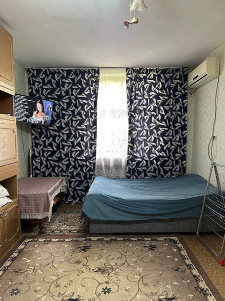 Продаётся 1 комнатная квартира 
Этаж: 2
Район: Телеграф 
Цена: 16500$